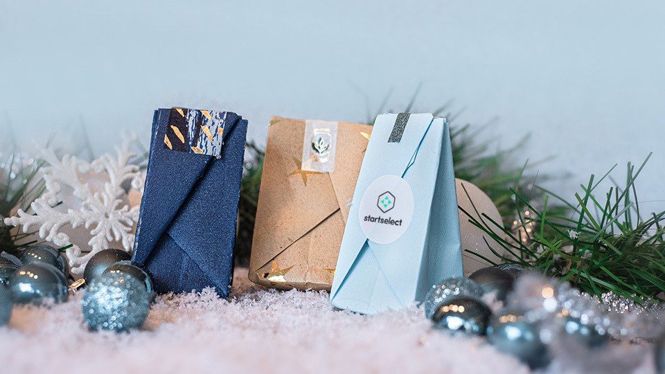 How To Wrap a Gift Card | 8 Creative Ways